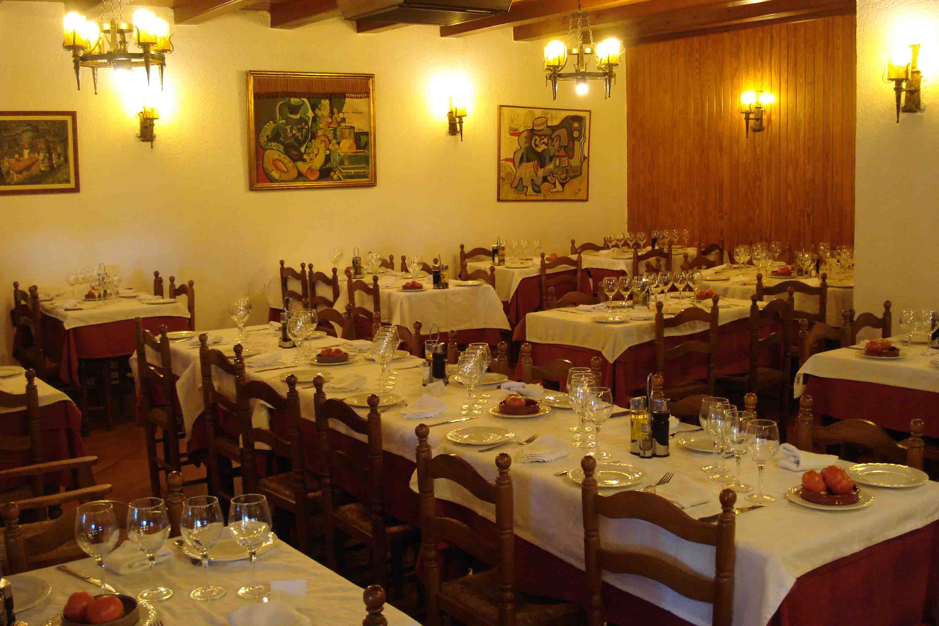 TRES TURONS » Calle Torrentbó, 24. Arenys de Munt.