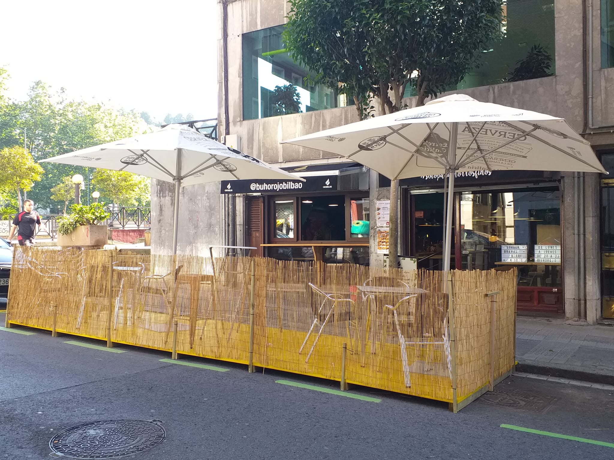 EL BUHO ROJO » Calle Rafael Ybarra, 14. Bilbao.